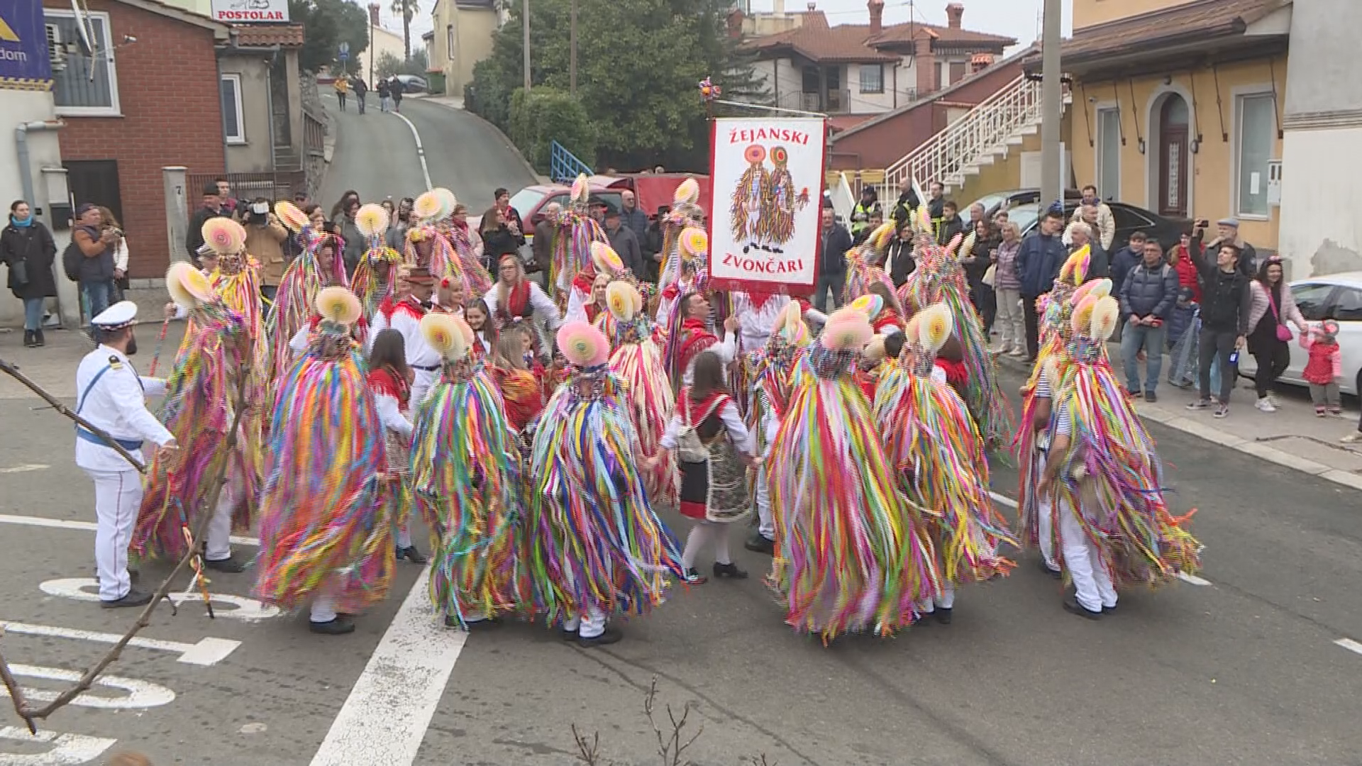 Žejanski zvončari u ponoć napravili tri kruga, danas podizanje pusta ...